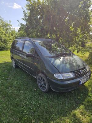 Zaļš Volkswagen Sharan 1999 Panevēža, ar dzinēja tilpumu 1.90 L un nobraukumu 400 tūkst. km par 400 €, foto  vietnē AUTOMOTO.COM.LV