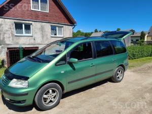 Green Volkswagen Sharan 2000 in Limbazi, with an engine capacity of 1.80 L and mileage of 390 thousand km for 1850 €, photo 3 on AUTOMOTO.COM.LV