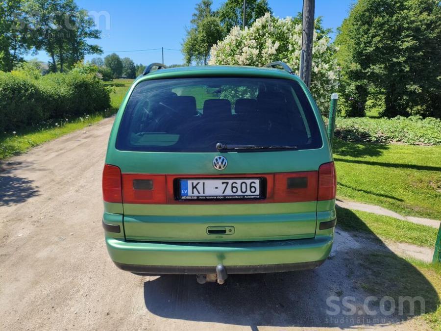 Green Volkswagen Sharan 2000 in Limbazi, with an engine capacity of 1.80 L and mileage of 390 thousand km for 1850 €, photo 6 on AUTOMOTO.COM.LV