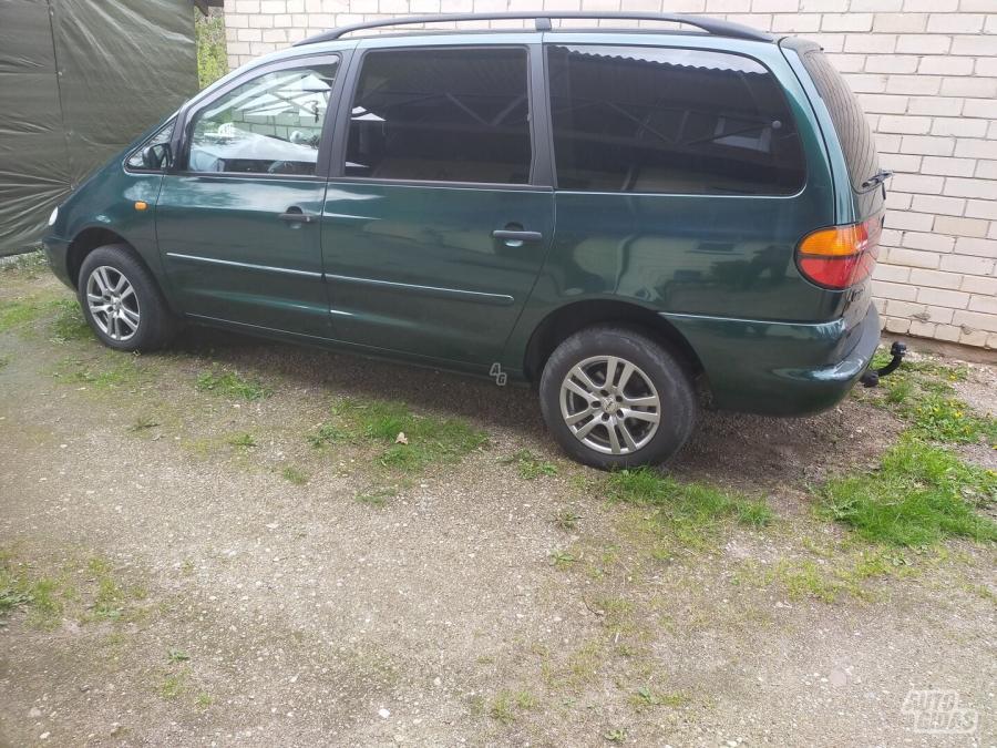 Green Volkswagen Sharan 2000 in Birzai, with an engine capacity of 1.90 L and mileage of 224 thousand km for 4500 €, photo 1 on AUTOMOTO.COM.LV