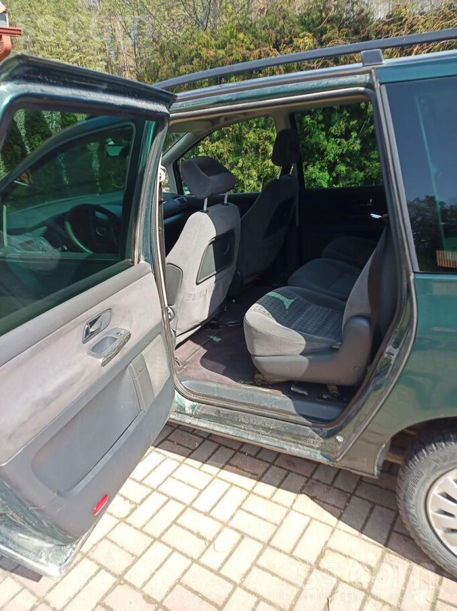 Zaļš Volkswagen Sharan 2001 Alūksne, ar dzinēja tilpumu 1.90 L un nobraukumu 305 tūkst. km par 600 €, foto 5 vietnē AUTOMOTO.COM.LV