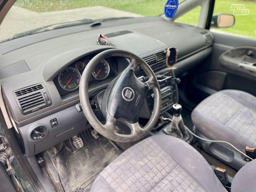 Zaļš Volkswagen Sharan 2001 Viļņa, ar dzinēja tilpumu 1.90 L un nobraukumu 352 tūkst. km par 1500 €, foto 12 vietnē AUTOMOTO.COM.LV