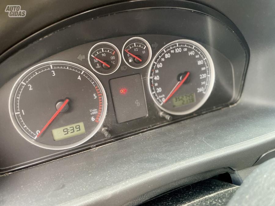 Zaļš Volkswagen Sharan 2001 Viļņa, ar dzinēja tilpumu 1.90 L un nobraukumu 352 tūkst. km par 1500 €, foto 13 vietnē AUTOMOTO.COM.LV