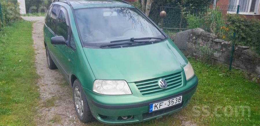Green Volkswagen Sharan 2003 in Aizkraukle, with an engine capacity of 1.90 L and mileage of 312 thousand km for 500 €, photo 1 on AUTOMOTO.COM.LV