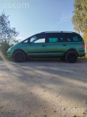 Zaļš Volkswagen Sharan 2003 Rēzekne, ar dzinēja tilpumu 1.90 L un nobraukumu 312 tūkst. km par 1555 €, foto 3 vietnē AUTOMOTO.COM.LV