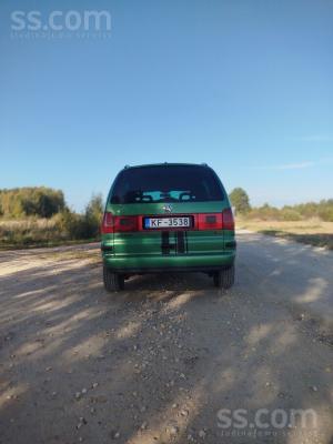 Zaļš Volkswagen Sharan 2003 Rēzekne, ar dzinēja tilpumu 1.90 L un nobraukumu 312 tūkst. km par 1555 €, foto 5 vietnē AUTOMOTO.COM.LV