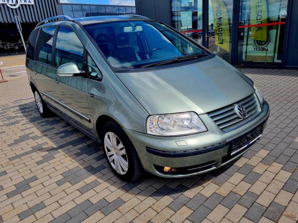 Zaļš Volkswagen Sharan 2004 Šauļi, ar dzinēja tilpumu 1.90 L un nobraukumu 290 tūkst. km par 2600 €, foto 4 vietnē AUTOMOTO.COM.LV