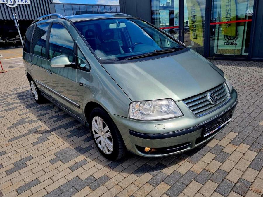 Zaļš Volkswagen Sharan 2004 Šauļi, ar dzinēja tilpumu 1.90 L un nobraukumu 290 tūkst. km par 2600 €, foto 5 vietnē AUTOMOTO.COM.LV
