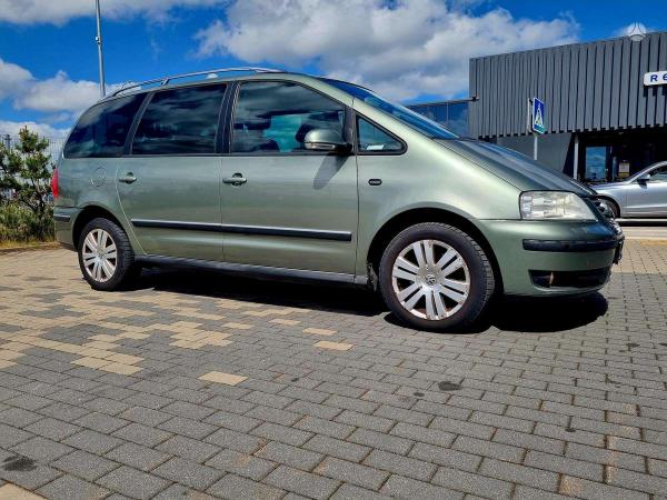Zaļš Volkswagen Sharan 2004 Šauļi, ar dzinēja tilpumu 1.90 L un nobraukumu 290 tūkst. km par 2600 €, foto 5 vietnē AUTOMOTO.COM.LV
