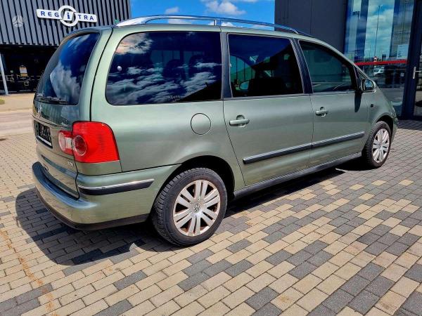 Zaļš Volkswagen Sharan 2004 Šauļi, ar dzinēja tilpumu 1.90 L un nobraukumu 290 tūkst. km par 2600 €, foto 7 vietnē AUTOMOTO.COM.LV
