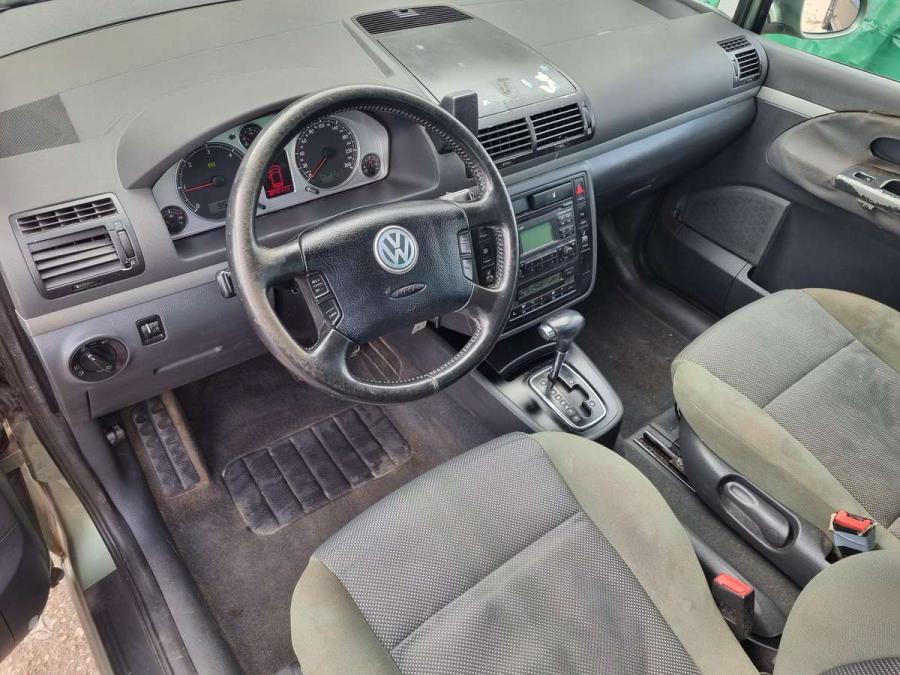Zaļš Volkswagen Sharan 2004 Šauļi, ar dzinēja tilpumu 1.90 L un nobraukumu 290 tūkst. km par 2600 €, foto 18 vietnē AUTOMOTO.COM.LV