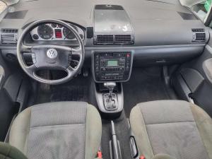 Zaļš Volkswagen Sharan 2004 Šauļi, ar dzinēja tilpumu 1.90 L un nobraukumu 290 tūkst. km par 2600 €, foto 19 vietnē AUTOMOTO.COM.LV