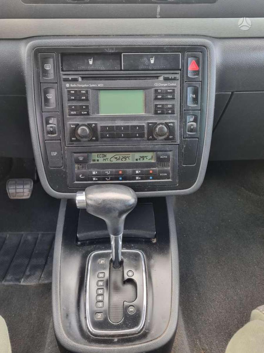 Zaļš Volkswagen Sharan 2004 Šauļi, ar dzinēja tilpumu 1.90 L un nobraukumu 290 tūkst. km par 2600 €, foto 23 vietnē AUTOMOTO.COM.LV