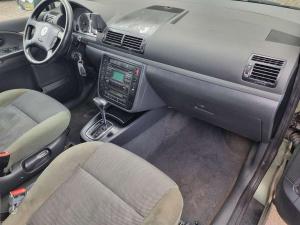 Zaļš Volkswagen Sharan 2004 Šauļi, ar dzinēja tilpumu 1.90 L un nobraukumu 290 tūkst. km par 2600 €, foto 24 vietnē AUTOMOTO.COM.LV