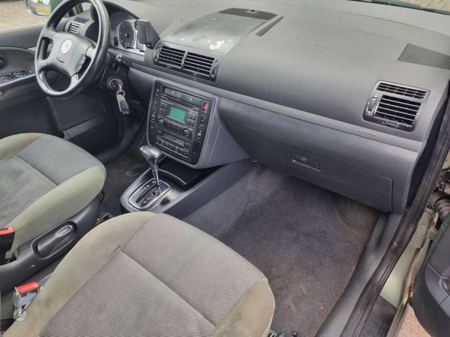 Zaļš Volkswagen Sharan 2004 Šauļi, ar dzinēja tilpumu 1.90 L un nobraukumu 290 tūkst. km par 2600 €, foto 24 vietnē AUTOMOTO.COM.LV