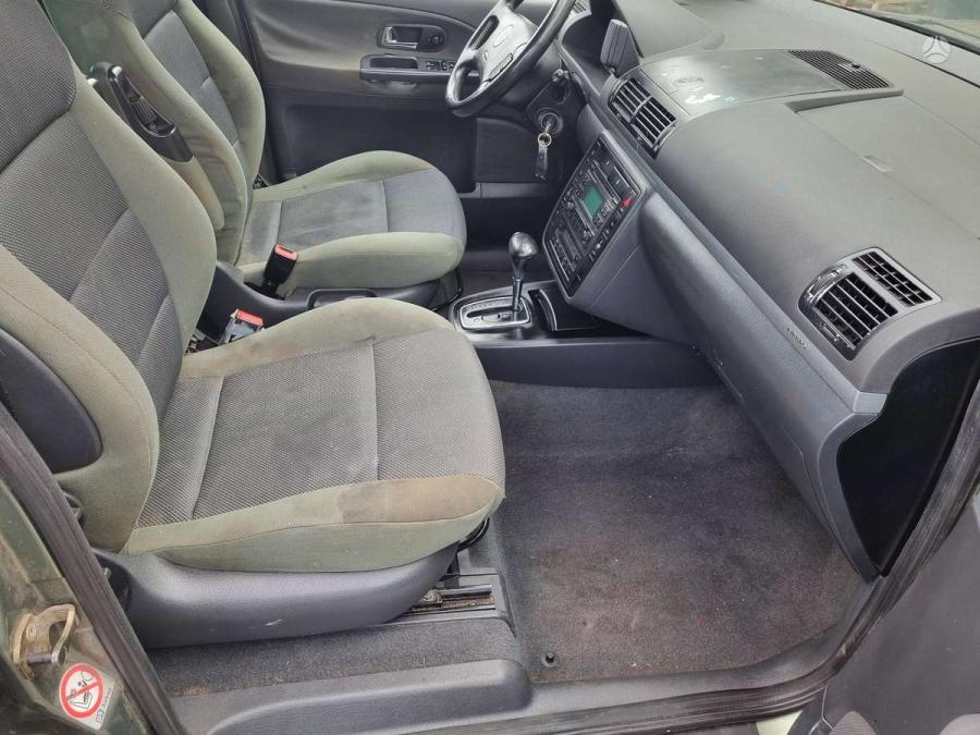 Zaļš Volkswagen Sharan 2004 Šauļi, ar dzinēja tilpumu 1.90 L un nobraukumu 290 tūkst. km par 2600 €, foto 25 vietnē AUTOMOTO.COM.LV
