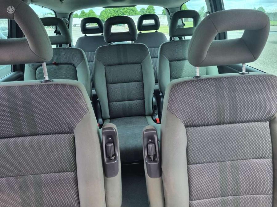 Zaļš Volkswagen Sharan 2004 Šauļi, ar dzinēja tilpumu 1.90 L un nobraukumu 290 tūkst. km par 2600 €, foto 29 vietnē AUTOMOTO.COM.LV