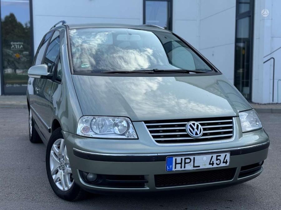 Zaļš Volkswagen Sharan 2004 Kauņa, ar dzinēja tilpumu 1.90 L un nobraukumu 259 tūkst. km par 3950 €, foto 1 vietnē AUTOMOTO.COM.LV