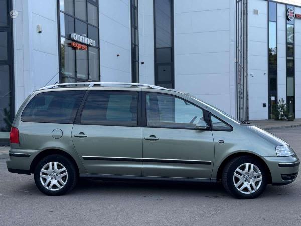 Green Volkswagen Sharan 2004 in Kaunas, with an engine capacity of 1.90 L and mileage of 259 thousand km for 3950 €, photo 8 on AUTOMOTO.COM.LV