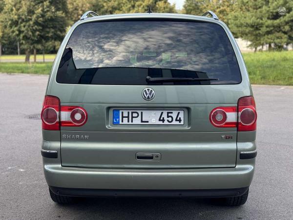 Green Volkswagen Sharan 2004 in Kaunas, with an engine capacity of 1.90 L and mileage of 259 thousand km for 3950 €, photo 11 on AUTOMOTO.COM.LV