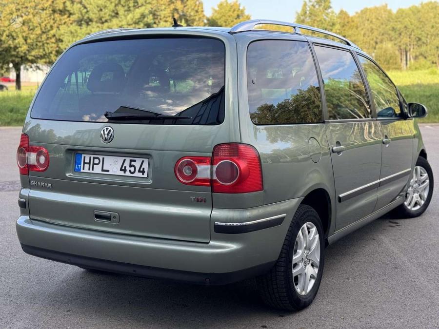 Zaļš Volkswagen Sharan 2004 Kauņa, ar dzinēja tilpumu 1.90 L un nobraukumu 259 tūkst. km par 3950 €, foto 13 vietnē AUTOMOTO.COM.LV