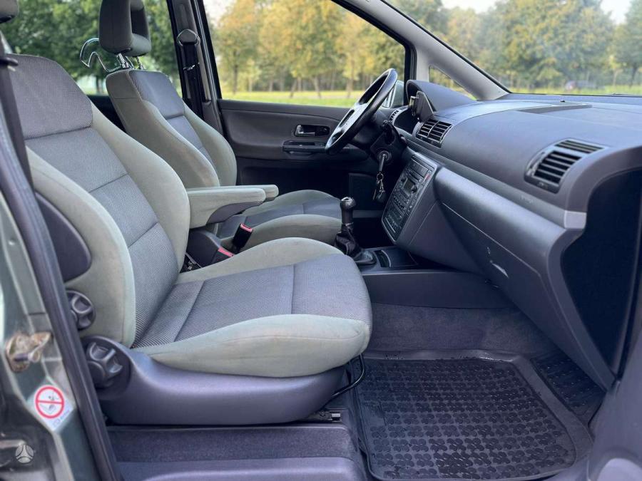 Zaļš Volkswagen Sharan 2004 Kauņa, ar dzinēja tilpumu 1.90 L un nobraukumu 259 tūkst. km par 3950 €, foto 18 vietnē AUTOMOTO.COM.LV