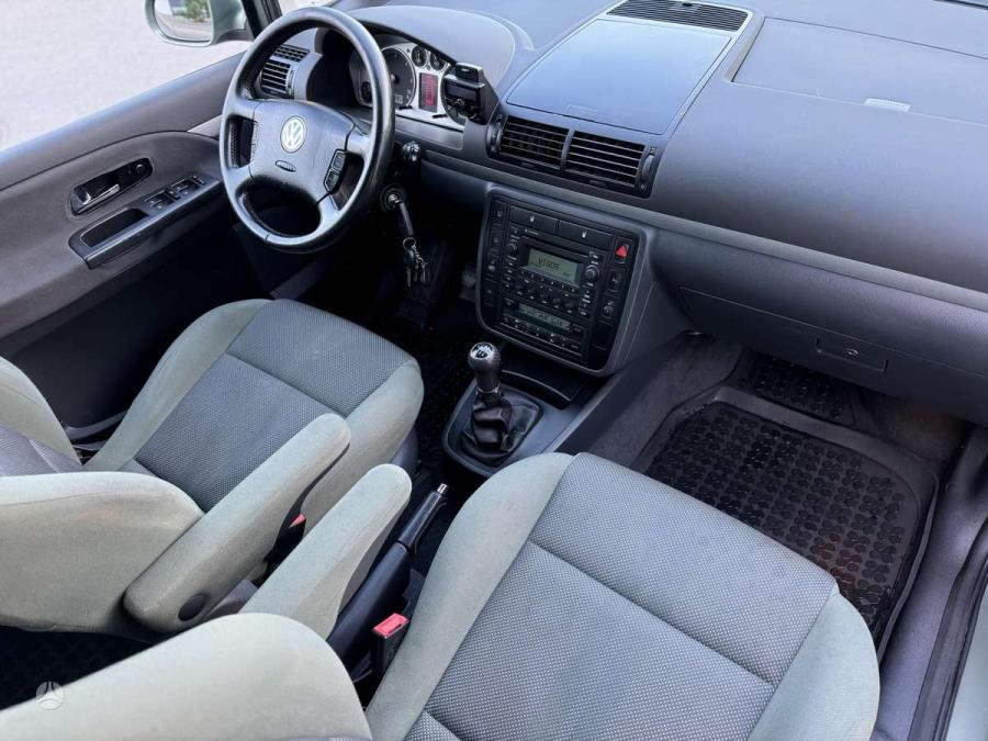 Zaļš Volkswagen Sharan 2004 Kauņa, ar dzinēja tilpumu 1.90 L un nobraukumu 259 tūkst. km par 3950 €, foto 20 vietnē AUTOMOTO.COM.LV