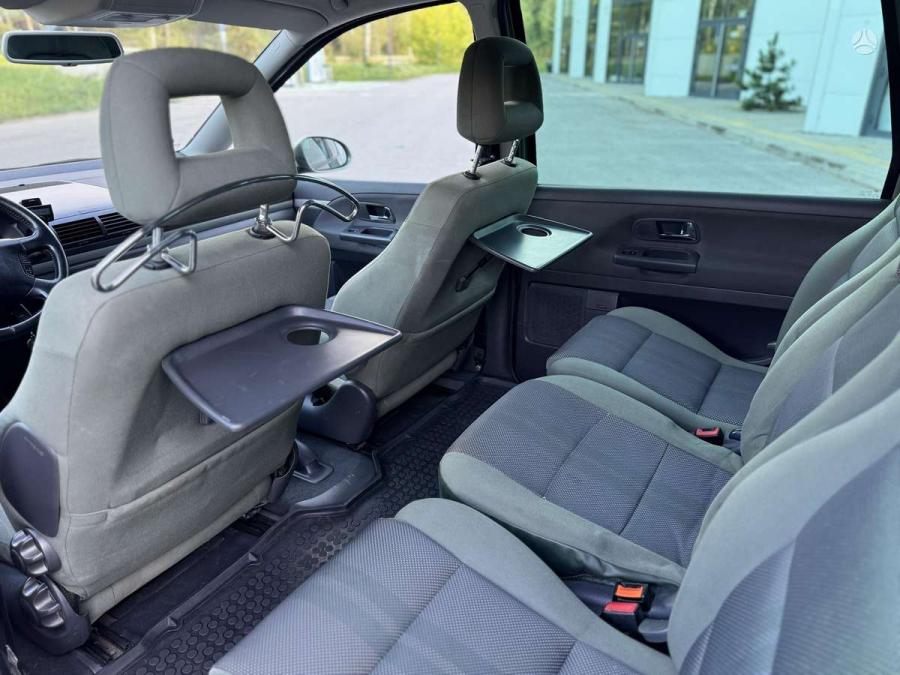 Zaļš Volkswagen Sharan 2004 Kauņa, ar dzinēja tilpumu 1.90 L un nobraukumu 259 tūkst. km par 3950 €, foto 24 vietnē AUTOMOTO.COM.LV