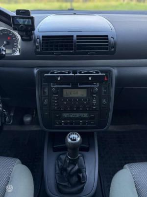 Zaļš Volkswagen Sharan 2004 Kauņa, ar dzinēja tilpumu 1.90 L un nobraukumu 259 tūkst. km par 3950 €, foto 26 vietnē AUTOMOTO.COM.LV
