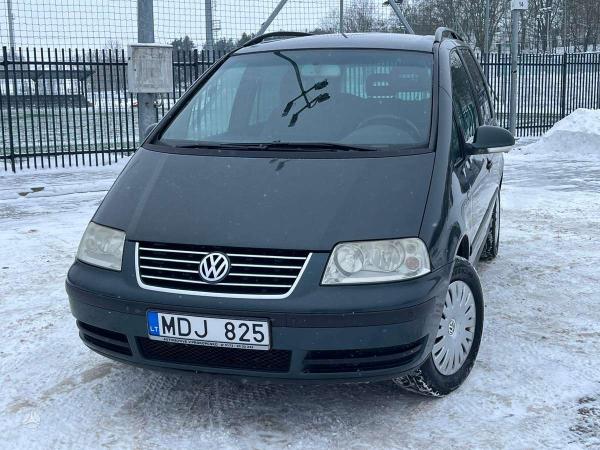 Green Volkswagen Sharan 2005 in Jonava, with an engine capacity of 1.90 L and mileage of 384 thousand km for 2199 €, photo 1 on AUTOMOTO.COM.LV