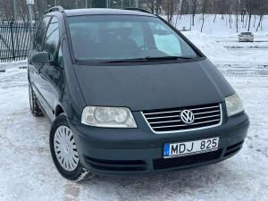 Green Volkswagen Sharan 2005 in Jonava, with an engine capacity of 1.90 L and mileage of 384 thousand km for 2199 €, photo 3 on AUTOMOTO.COM.LV