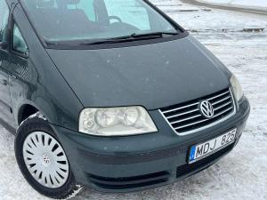Green Volkswagen Sharan 2005 in Jonava, with an engine capacity of 1.90 L and mileage of 384 thousand km for 2199 €, photo 4 on AUTOMOTO.COM.LV