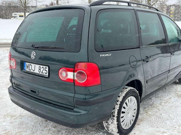 Green Volkswagen Sharan 2005 in Jonava, with an engine capacity of 1.90 L and mileage of 384 thousand km for 2199 €, photo 8 on AUTOMOTO.COM.LV