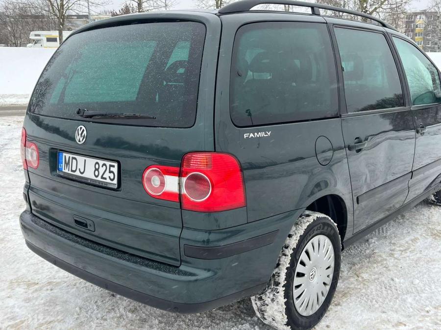Green Volkswagen Sharan 2005 in Jonava, with an engine capacity of 1.90 L and mileage of 384 thousand km for 2199 €, photo 8 on AUTOMOTO.COM.LV