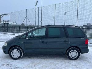 Green Volkswagen Sharan 2005 in Jonava, with an engine capacity of 1.90 L and mileage of 384 thousand km for 2199 €, photo 11 on AUTOMOTO.COM.LV
