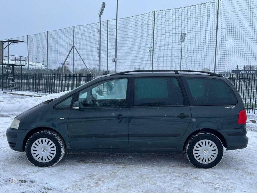 Green Volkswagen Sharan 2005 in Jonava, with an engine capacity of 1.90 L and mileage of 384 thousand km for 2199 €, photo 11 on AUTOMOTO.COM.LV