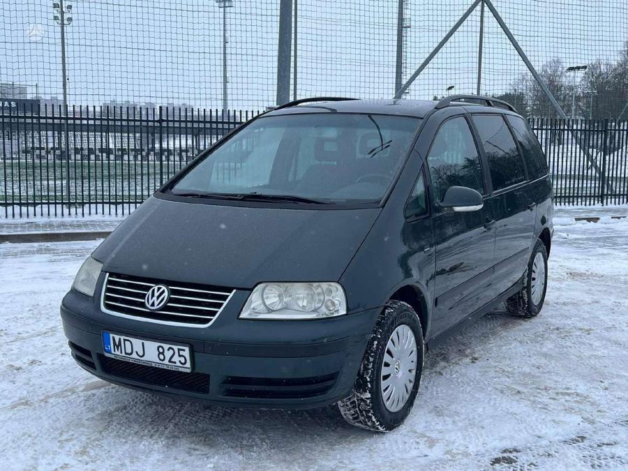 Green Volkswagen Sharan 2005 in Jonava, with an engine capacity of 1.90 L and mileage of 384 thousand km for 2199 €, photo 12 on AUTOMOTO.COM.LV