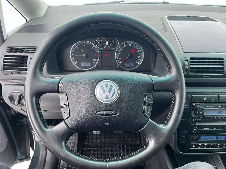 Green Volkswagen Sharan 2005 in Jonava, with an engine capacity of 1.90 L and mileage of 384 thousand km for 2199 €, photo 20 on AUTOMOTO.COM.LV