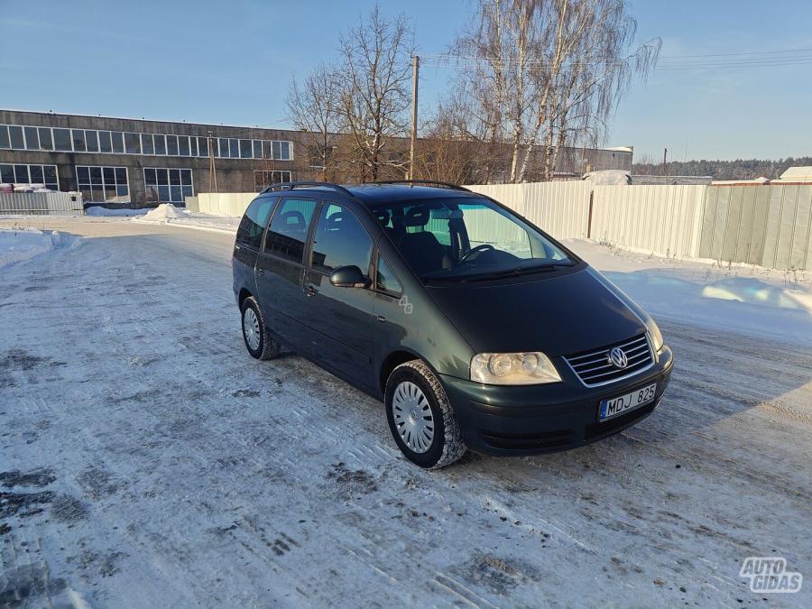 Zaļš Volkswagen Sharan 2005 Jonava, ar dzinēja tilpumu 1.90 L un nobraukumu 384 tūkst. km par 2999 €, foto 1 vietnē AUTOMOTO.COM.LV