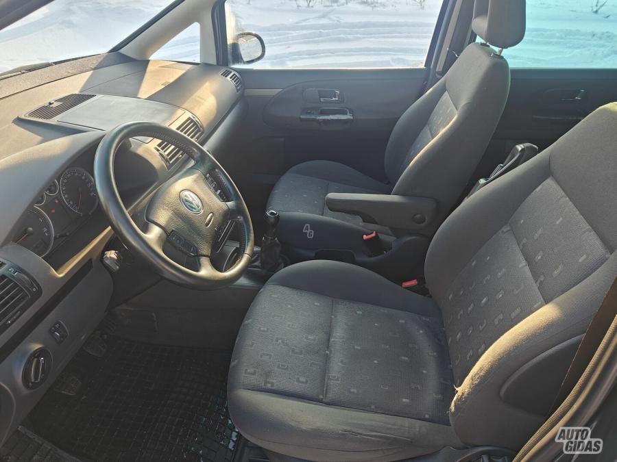 Zaļš Volkswagen Sharan 2005 Jonava, ar dzinēja tilpumu 1.90 L un nobraukumu 384 tūkst. km par 2999 €, foto 13 vietnē AUTOMOTO.COM.LV