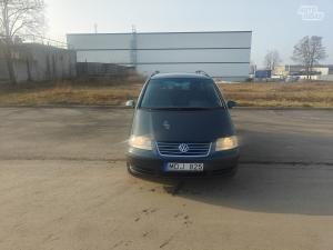 Green Volkswagen Sharan 2005 in Jonava, with an engine capacity of 1.90 L and mileage of 384 thousand km for 2700 €, photo  on AUTOMOTO.COM.LV