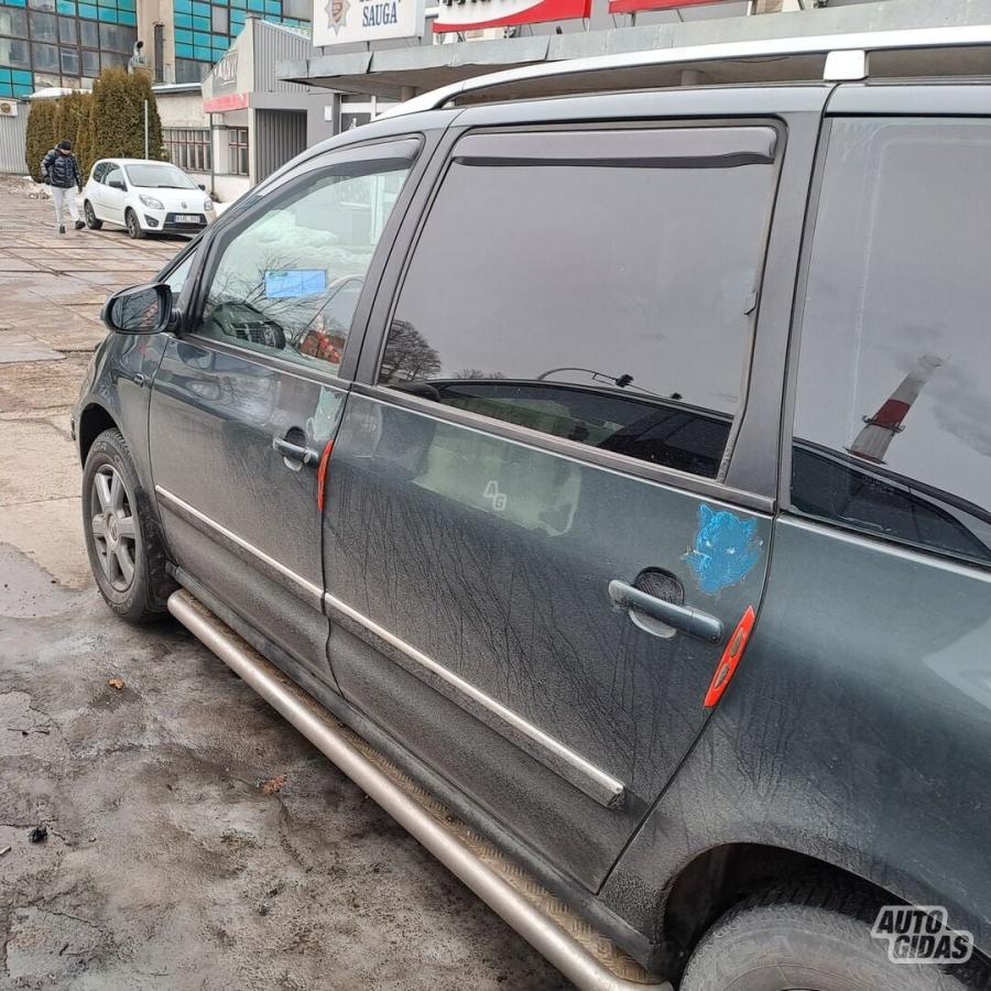 Green Volkswagen Sharan 2005 in Radviliskis, with an engine capacity of 1.90 L and mileage of 269 thousand km for 3299 €, photo 7 on AUTOMOTO.COM.LV