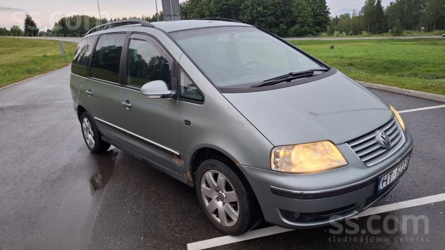 Green Volkswagen Sharan 2005 in Aluksne, with an engine capacity of 1.90 L and mileage of 434 thousand km for 1150 €, photo 1 on AUTOMOTO.COM.LV