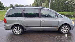 Green Volkswagen Sharan 2005 in Aluksne, with an engine capacity of 1.90 L and mileage of 434 thousand km for 1150 €, photo 3 on AUTOMOTO.COM.LV