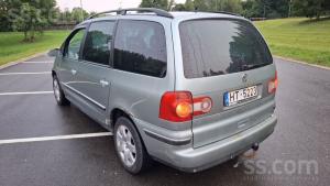Green Volkswagen Sharan 2005 in Aluksne, with an engine capacity of 1.90 L and mileage of 434 thousand km for 1150 €, photo 6 on AUTOMOTO.COM.LV