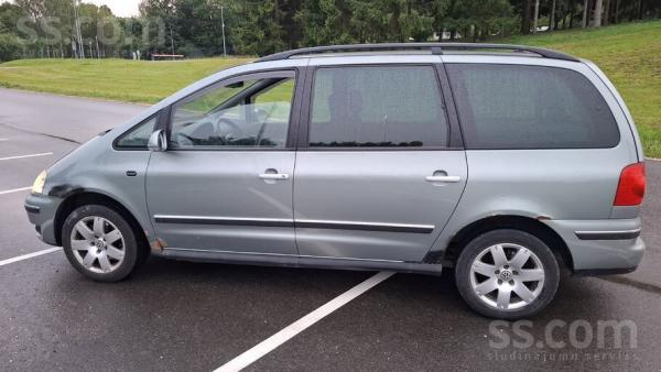 Green Volkswagen Sharan 2005 in Aluksne, with an engine capacity of 1.90 L and mileage of 434 thousand km for 1150 €, photo 7 on AUTOMOTO.COM.LV