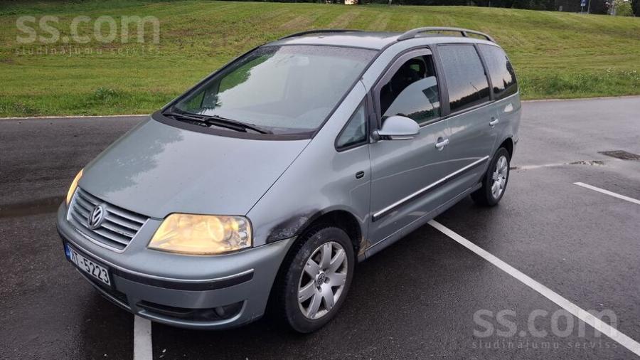 Green Volkswagen Sharan 2005 in Aluksne, with an engine capacity of 1.90 L and mileage of 434 thousand km for 1150 €, photo 8 on AUTOMOTO.COM.LV