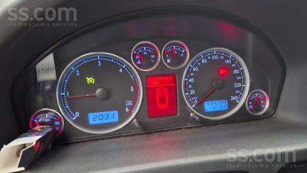Green Volkswagen Sharan 2005 in Aluksne, with an engine capacity of 1.90 L and mileage of 434 thousand km for 1150 €, photo 9 on AUTOMOTO.COM.LV