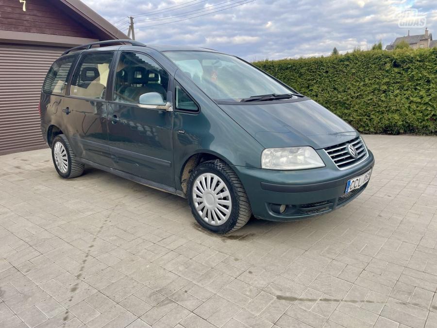 Green Volkswagen Sharan 2006 in Vilnius, with an engine capacity of 1.90 L and mileage of 380 thousand km for 2200 €, photo 1 on AUTOMOTO.COM.LV
