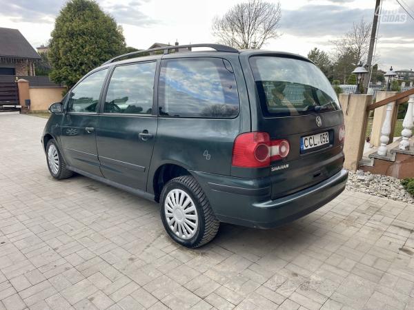 Green Volkswagen Sharan 2006 in Vilnius, with an engine capacity of 1.90 L and mileage of 380 thousand km for 2200 €, photo 2 on AUTOMOTO.COM.LV